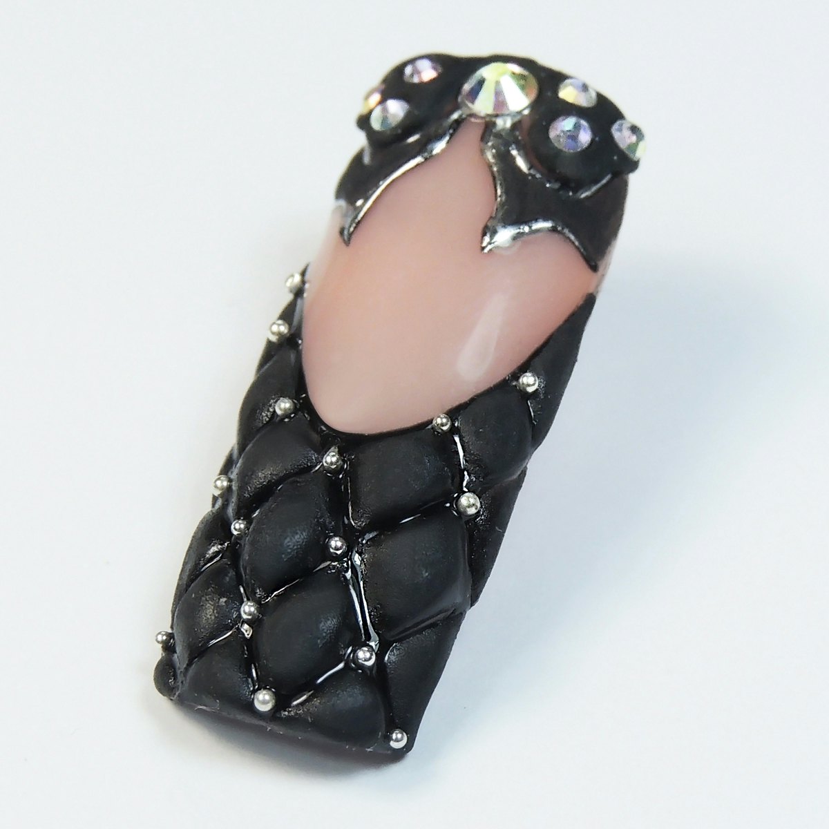 Nail Art Tutorial: Black Purse Nails | Beauty Launchpad